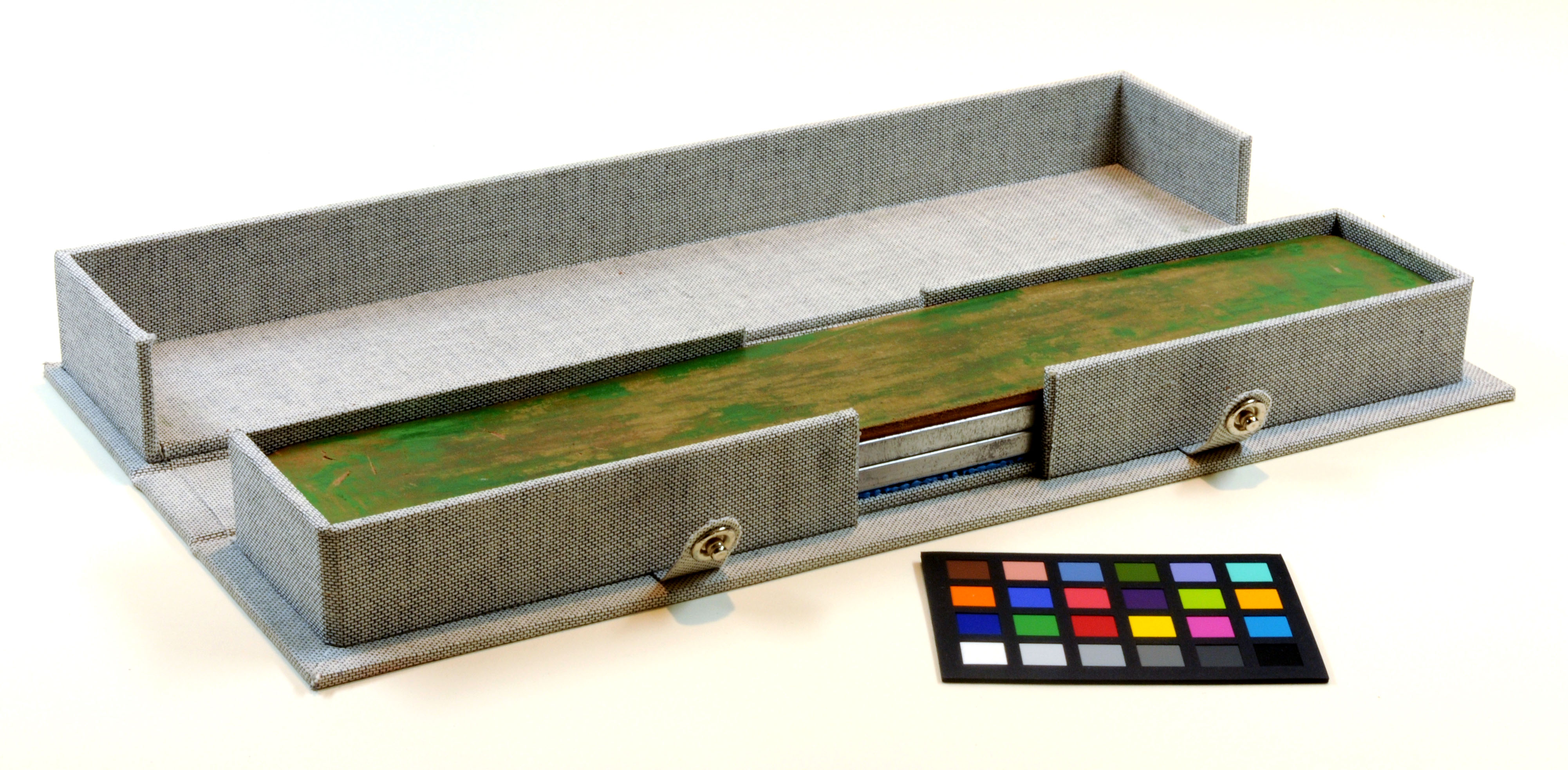 Clamshell Boxes – Work of the Hand